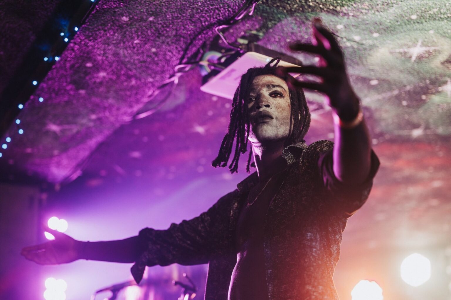 Birch bark canoe building fosters knowledge of traditional Algonquin ...